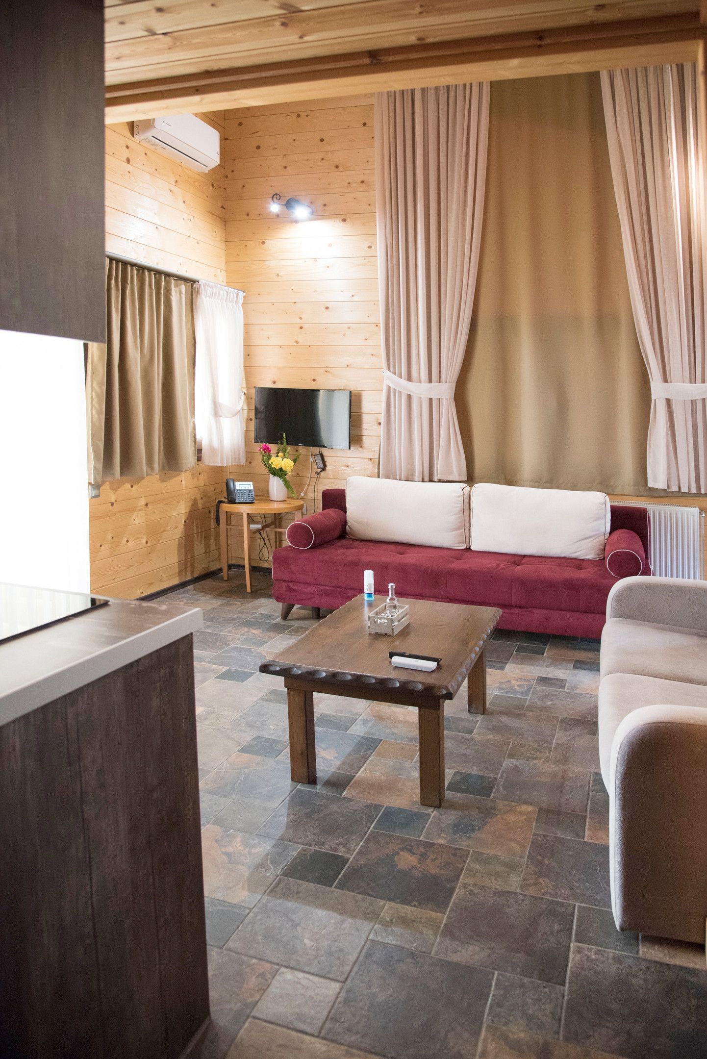 Anthidon Estate - Εύβοια Διαμονή -25% - Πρωινό | Ekdromi.gr