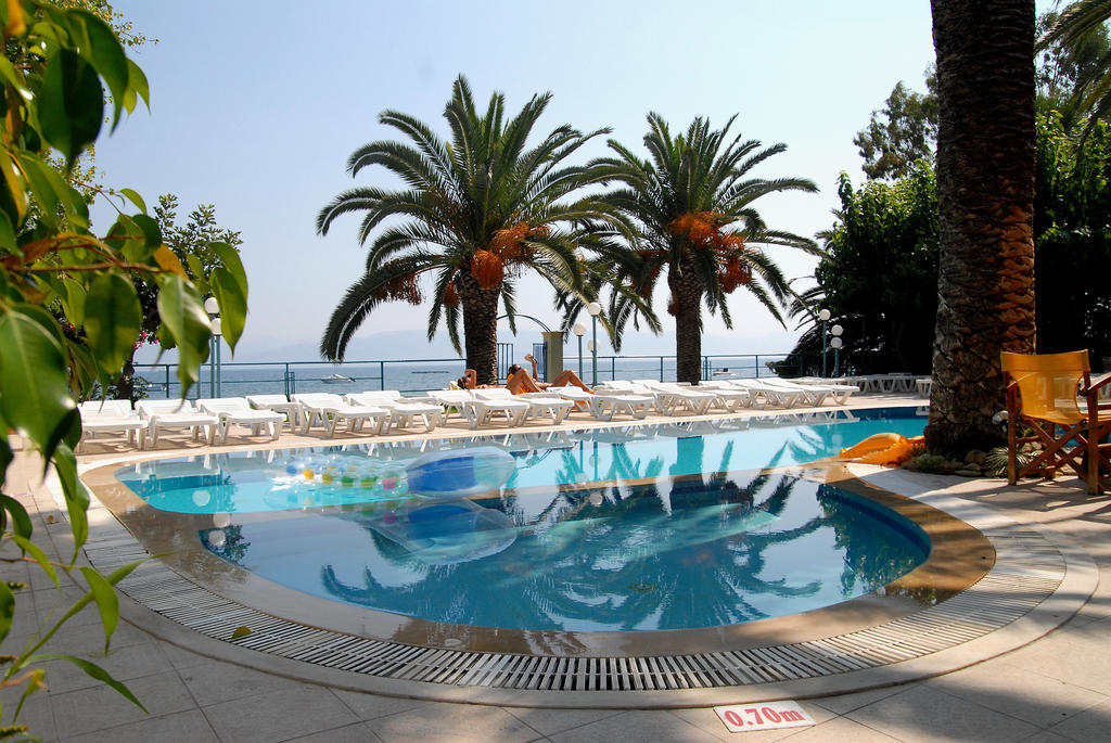 Roussos Studios | Ekdromi.gr