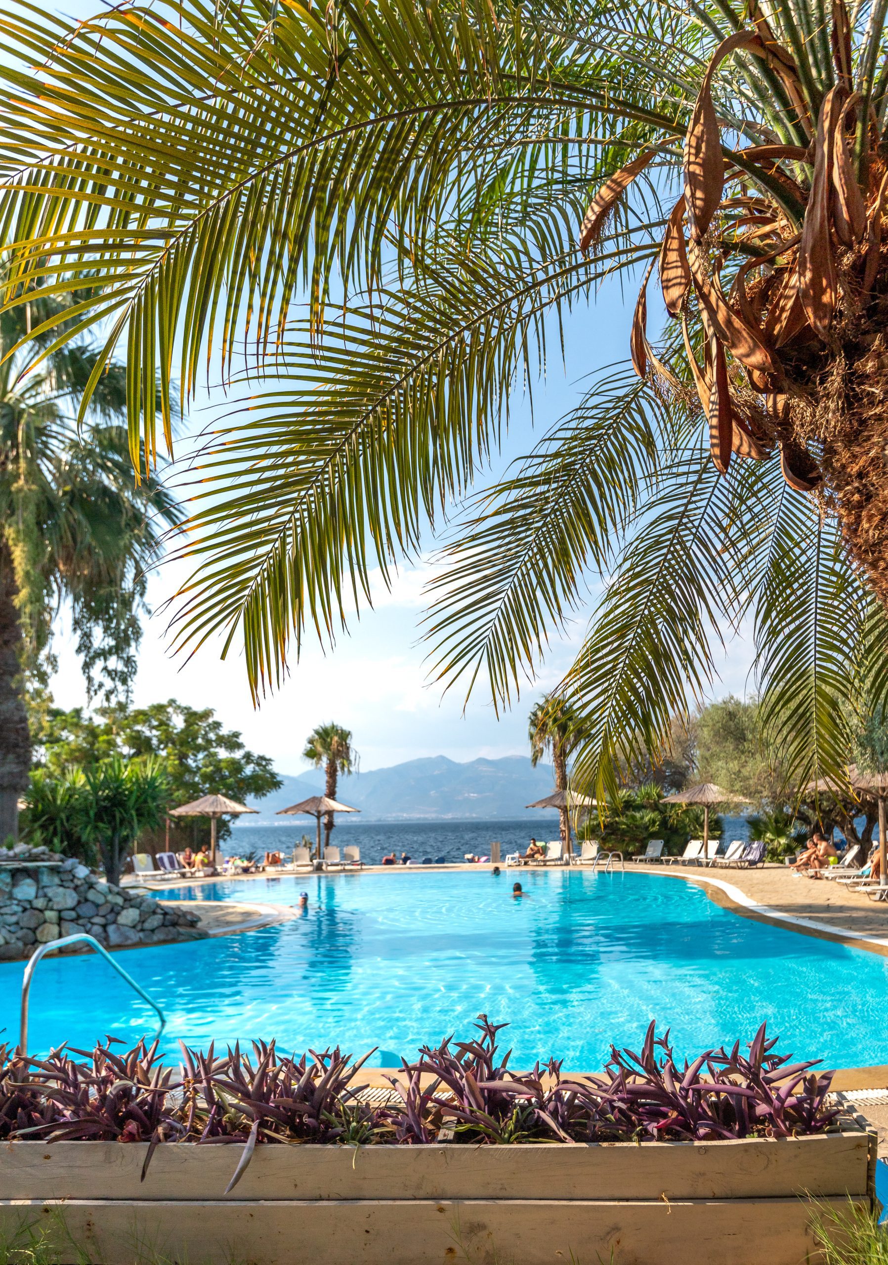 4* Florida Blue Bay - Ψαθόπυργος Διαμονή -30% - Πρωινό | Ekdromi.gr