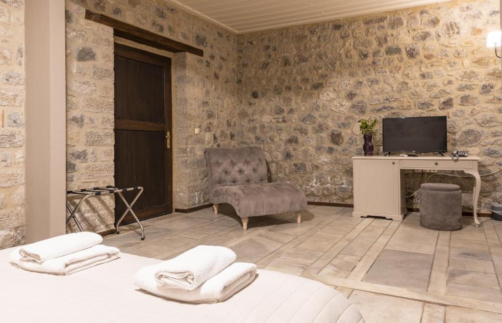 Semantron Traditional Village 4 αστέρων - Ελαιώνας Διακοπτού 4 αστέρων ...