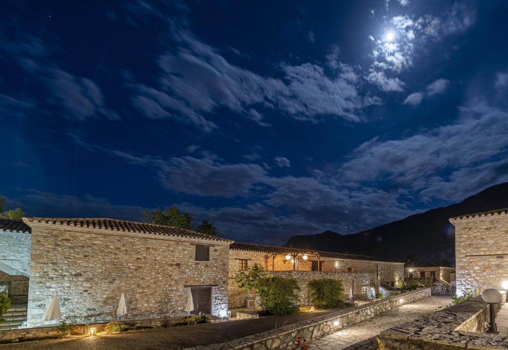 Semantron Traditional Village 4 αστέρων - Ελαιώνας Διακοπτού 4 αστέρων ...