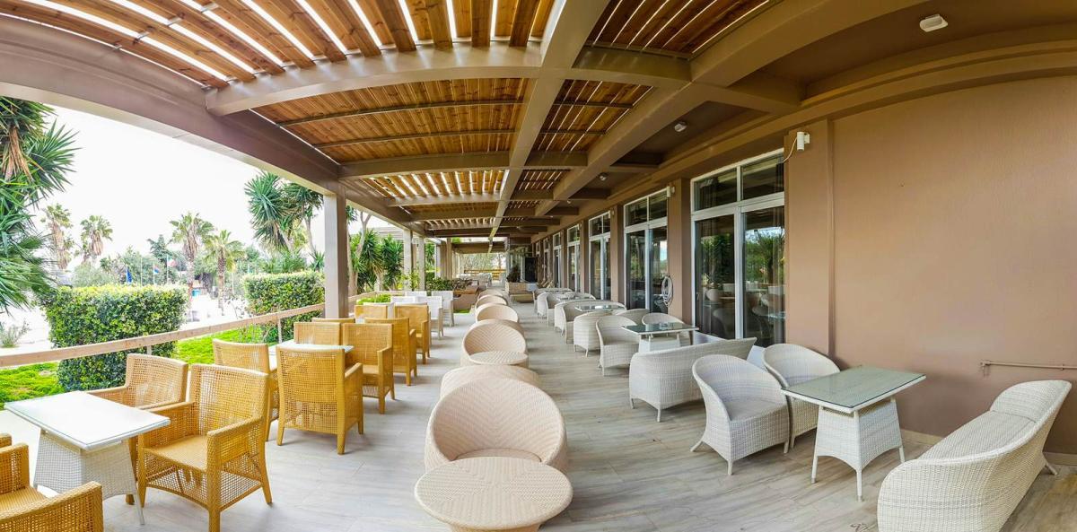 Black & White Boho Resort - Ξυλόκαστρο από 115€/νύχτα - Ημιδιατροφή