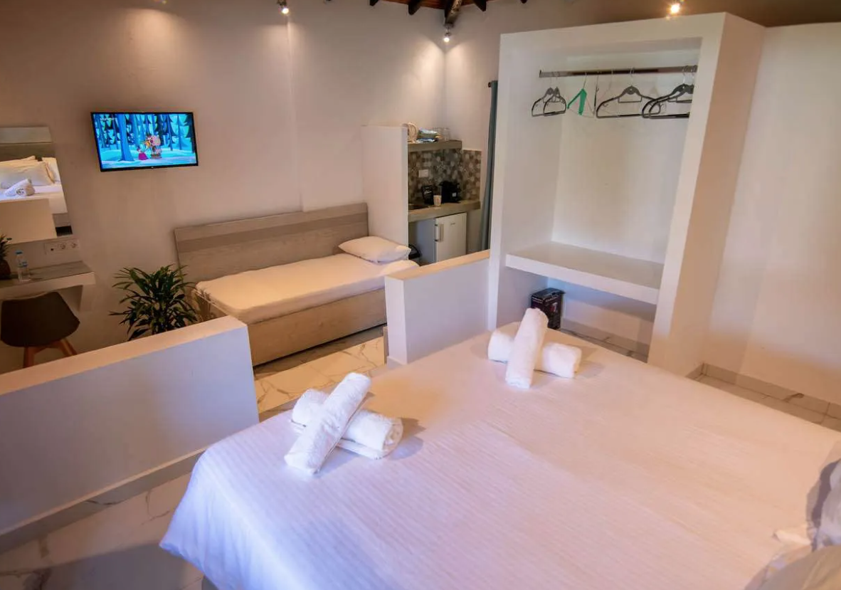 Elizabeth Studios - Πλατανιάς, Σκιάθος