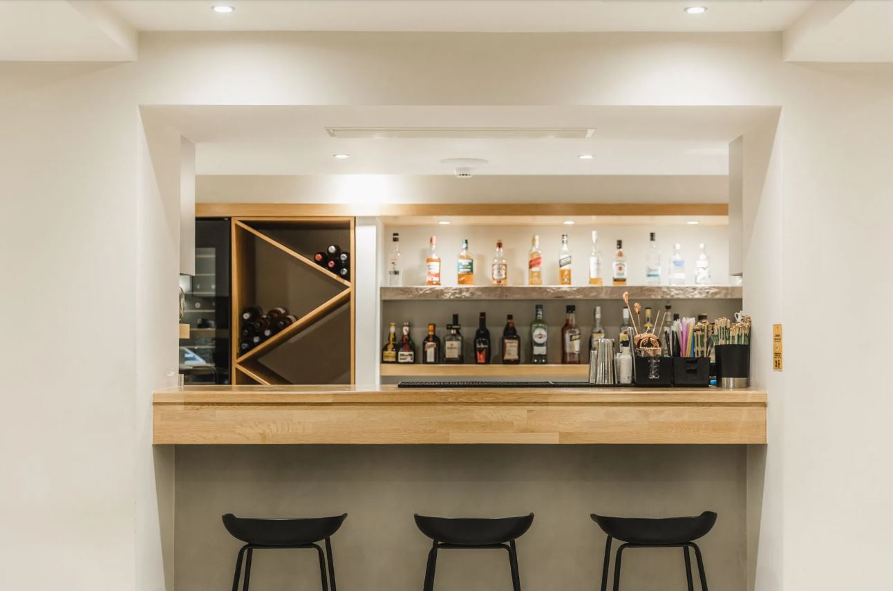 Infinity Hotel - Γύθειο Διαμονή - Πρωινό | Ekdromi.gr