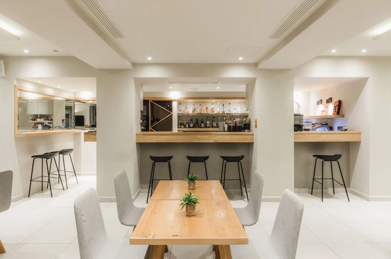 Infinity Hotel - Γύθειο Διαμονή - Πρωινό | Ekdromi.gr