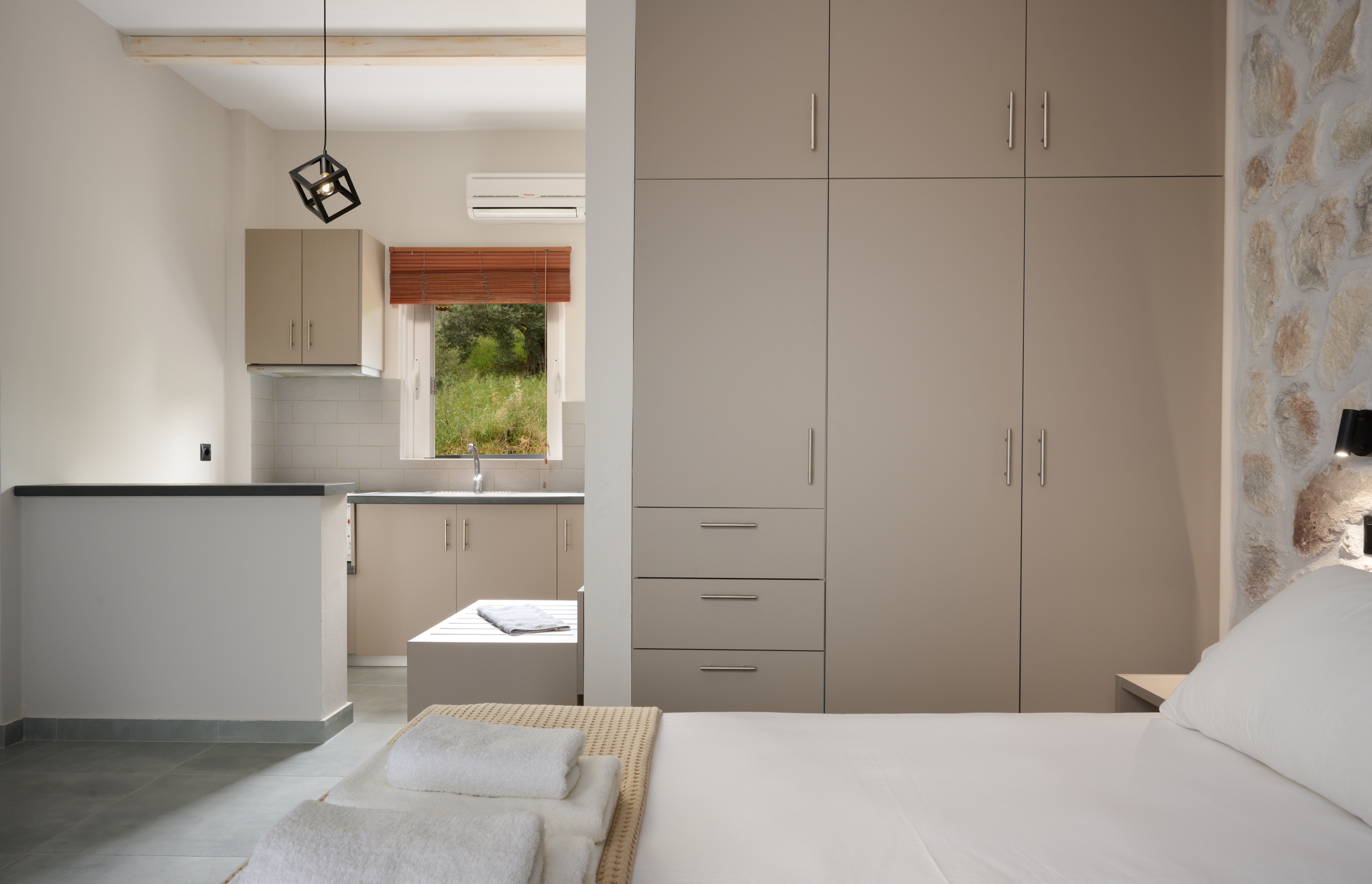 Irene Studios - Πευκί Ευβοίας Διαμονή -42% - Πρωινό | Ekdromi.gr