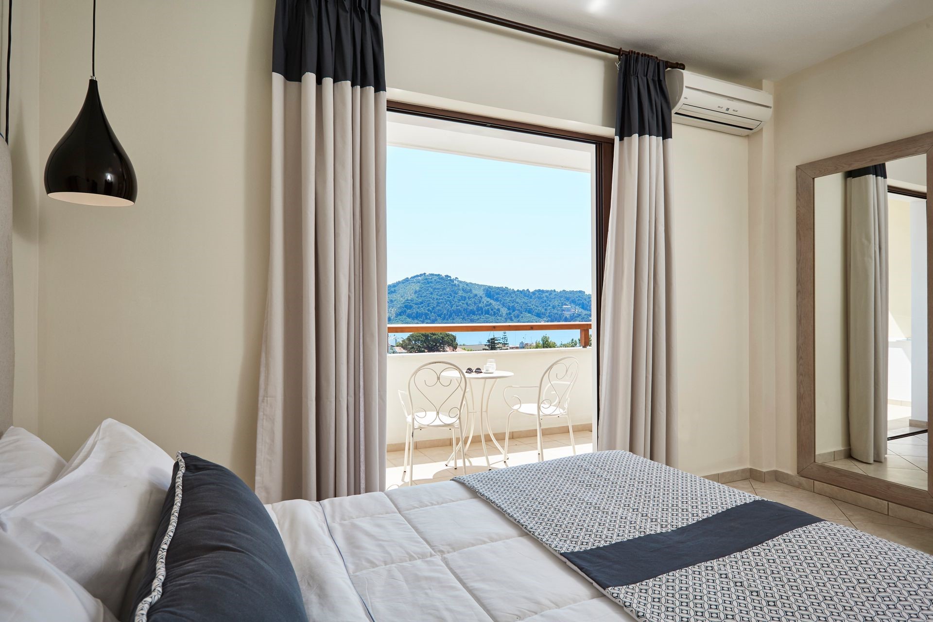 Skiathos Living - Σκιάθος από 74€/νύχτα - Διαμονή Μόνο / Πρωινό