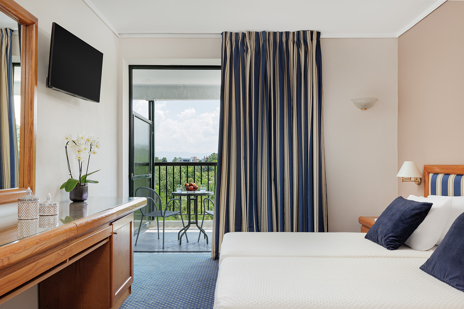 4* Sun Beach Hotel - Αγία Τριάδα Διαμονή - 25% - Πρωινό |Ekdromi.gr