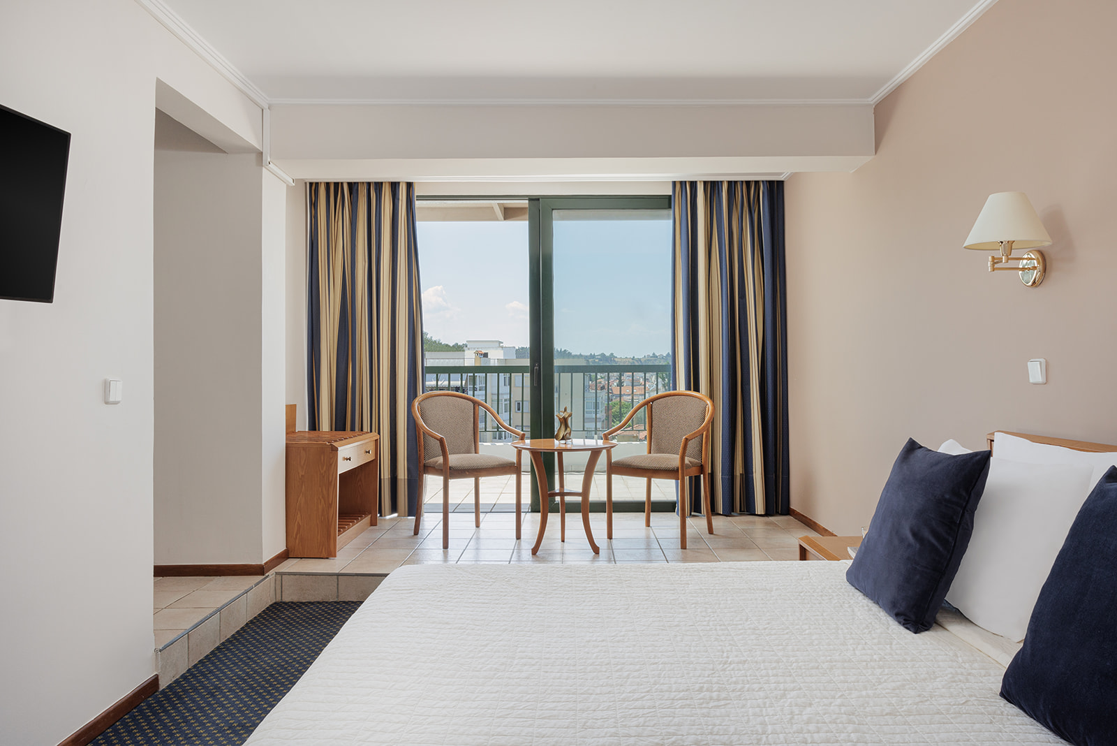 4* Sun Beach Hotel - Αγία Τριάδα Διαμονή - 25% - Πρωινό |Ekdromi.gr